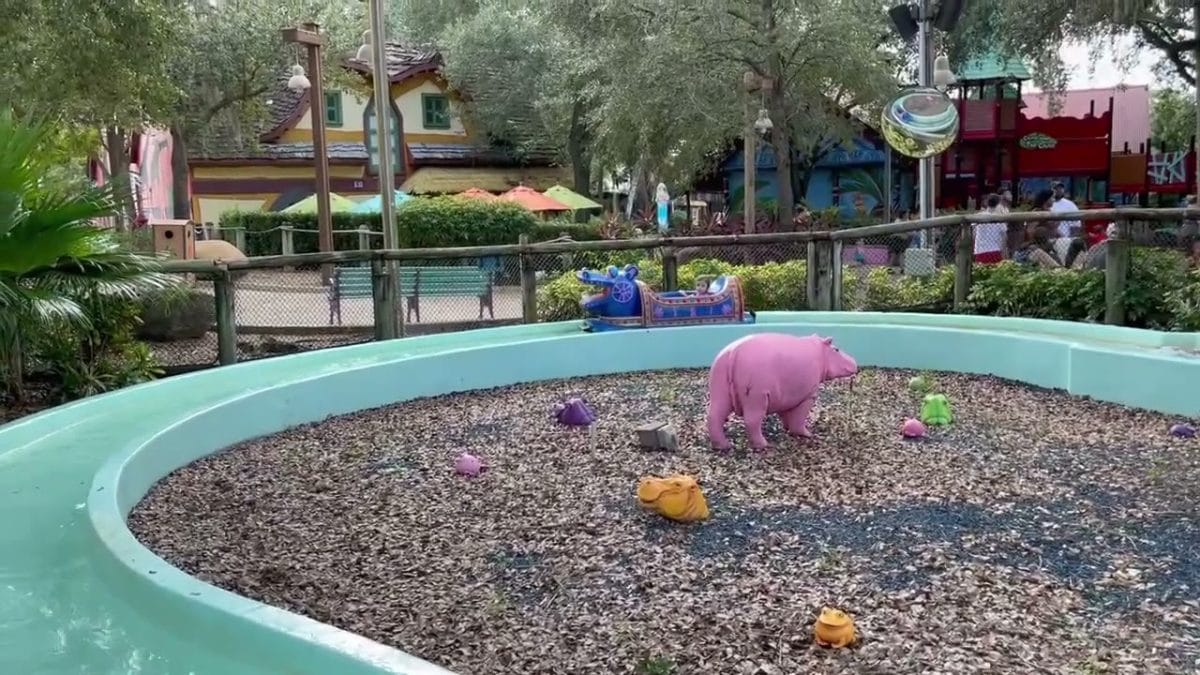 Zoe-Patra & The Hippo's of the Nile - Busch - Villa Giant's Ride Guide