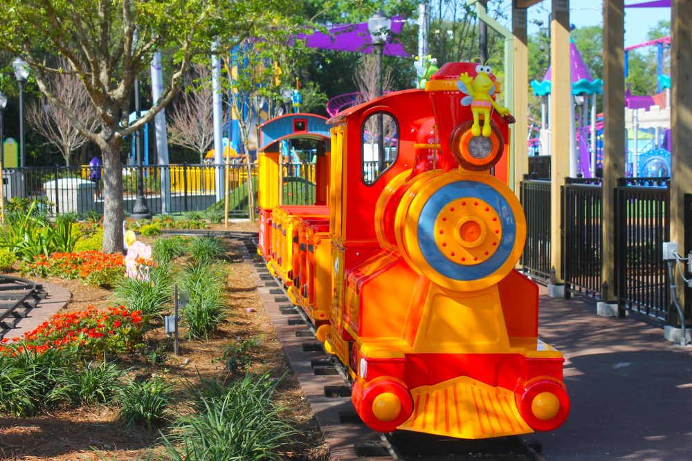 Elmo's Choo Choo Train - Villa Giant's SeaWorld Orlando Ride Guide